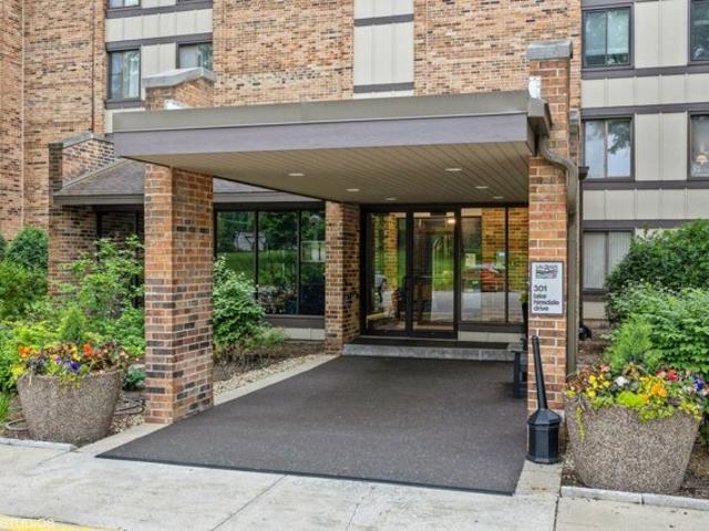 Lake Hinsdale Dr Apt,willowbrook, Condo For Sale