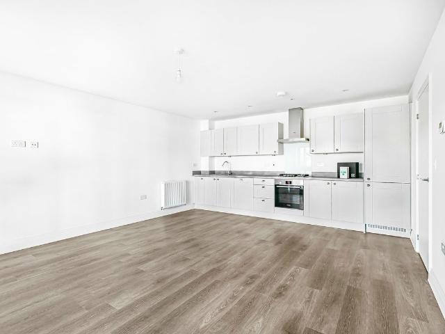 Lake House, Ottershaw, Chertsey KT16, 1 bed flat to rent, £1,500 pcm | PrimeLocation