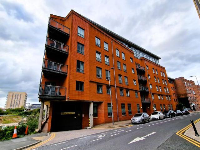 Lake House, Castlefield Locks M15, 2 bed flat to rent, £1,195 pcm | PrimeLocation