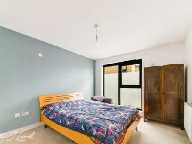 Lake House, Green Lanes Walk, 2 Bedroom Flat