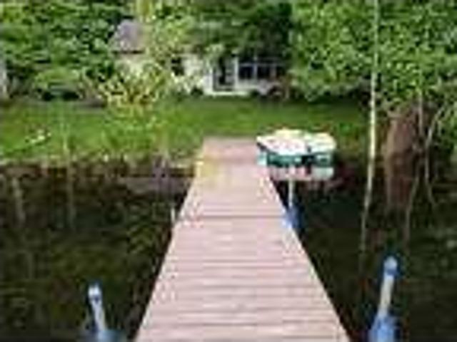 Lake house located in Gleason 2 bed