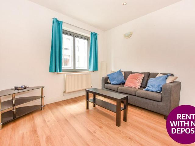 Lake House, 66 Ellesmere Street. 1 bed flat to rent £1,050 pcm £242 pw
