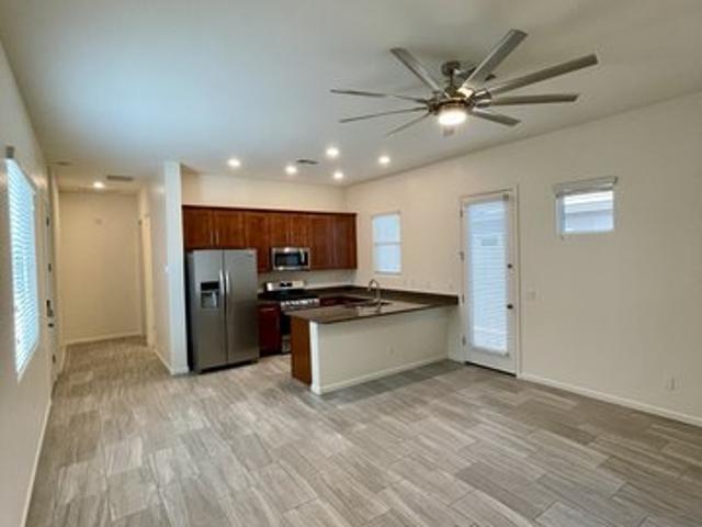 Lake Pleasant Pkwy and Happy Valley Rd, Peoria, AZ 85383