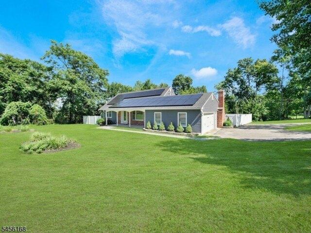 Lake Pochung Rd, Vernon, Home For Sale