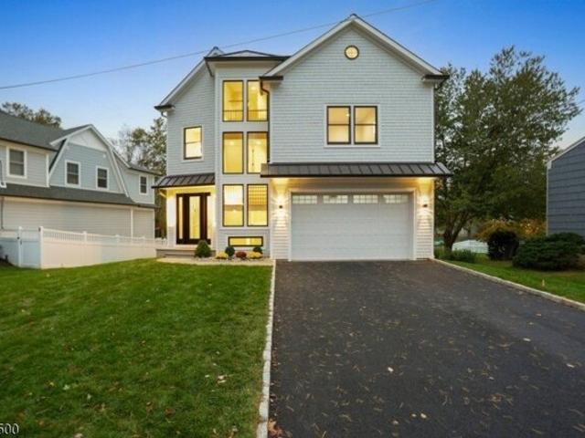Lake Rd, Chatham Township, Home For Sale