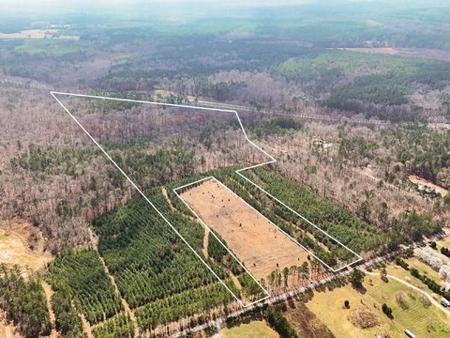 Lake Rd, Clinton, SC 29325