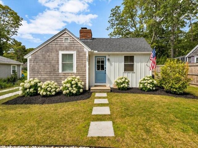 Lake Rd E, Yarmouth, Home For Sale