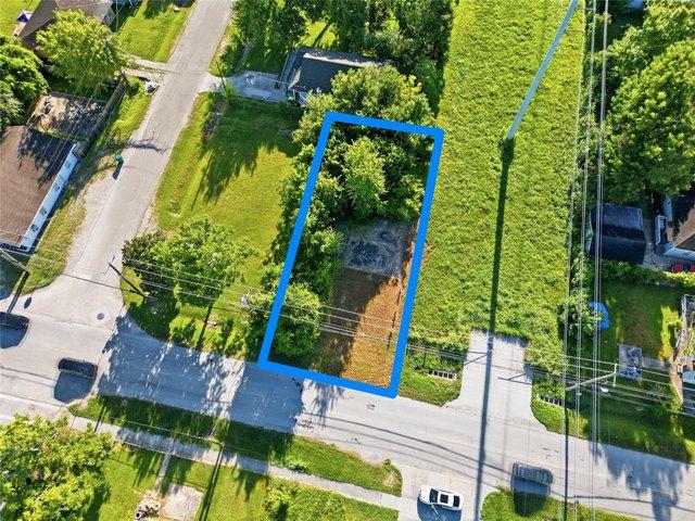 Lake Rd, La Marque, TX 77568