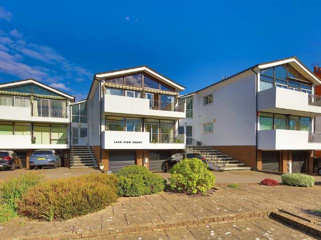 Lake Road East, Cardiff CF23 2 bed apartment to rent £2,200 pcm £508 pw