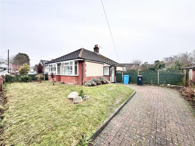 Lake Road, Poole, Dorset, BH15 3 bed bungalow to rent £1,550 pcm £358 pw