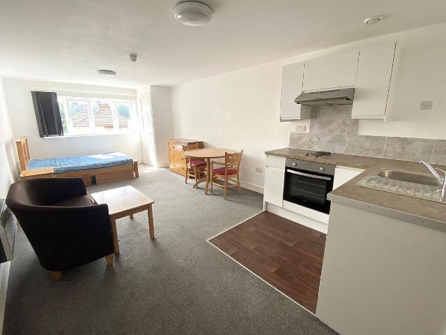 Lake Road, Portsmouth PO1, Studio to rent, £700 pcm | PrimeLocation