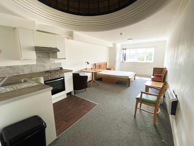 Lake Road, Portsmouth PO1, Studio to rent, £700 pcm | PrimeLocation