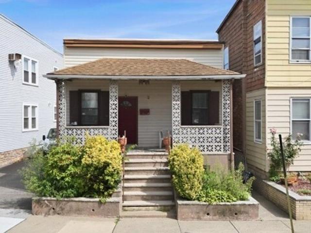 Lake St, Belleville, Home For Sale