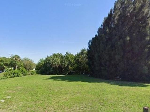 Lake St, Stuart, FL 34994