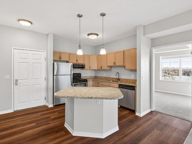 Lake Susan Apartments 2 Bedroom Apartment for Rent at 8260 Market Blvd, Chanhassen, MN 55317