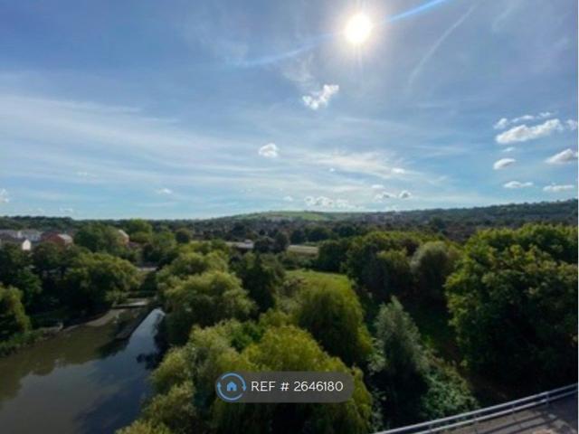 Lake Shore, Bristol BS13, 2 bed flat to rent, £1,500 pcm | PrimeLocation