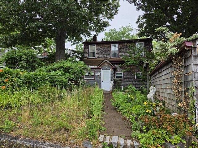 Lake Shore Dr, Warwick, Home For Sale
