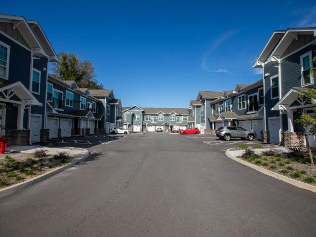 Lake Taylor Pointe Apartment Homes 3 Bedroom Apartment for Rent at 1060 Kempsville Rd, Norfolk, VA 23502 Lake Taylor
