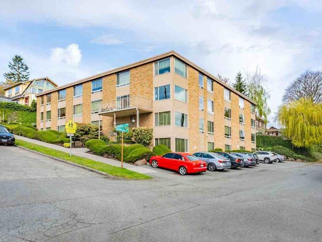 Lake Terrace 2 Bedroom Apartment for Rent at 512 Newton St, Seattle, WA 98109 East Queen Anne