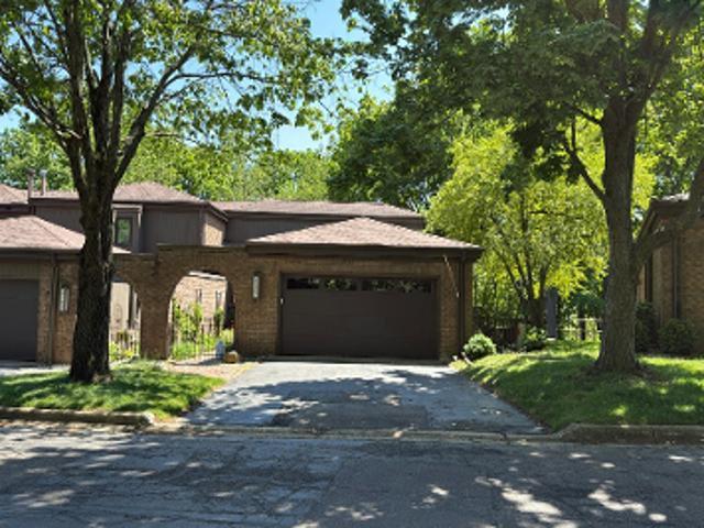 Lake Terrace Dr