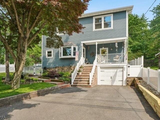 Lake Trl E, Wayne, Home For Sale