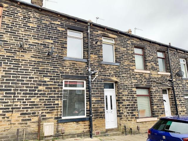 Lake View, Halifax HX3, 2 bed terraced house to rent, £850 pcm | PrimeLocation