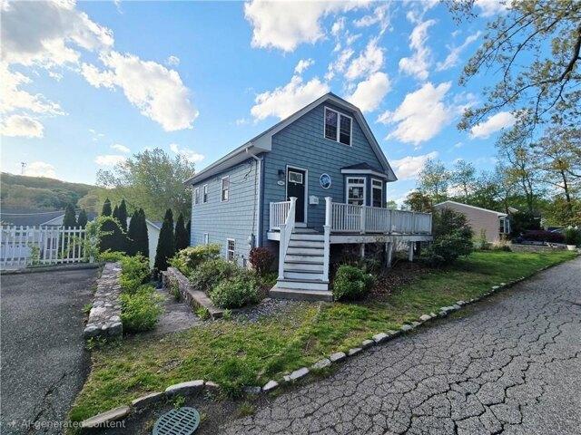 Lake View Rd, Cranston, Home For Sale
