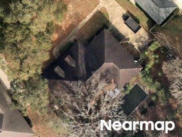 Lake Woods Dr N