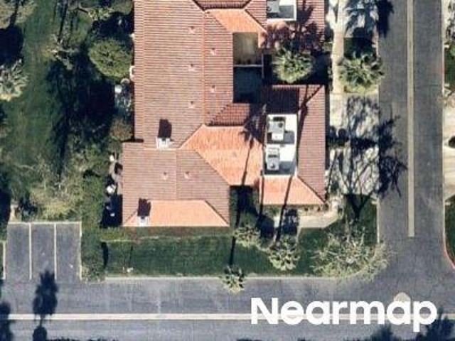 Lakecrest Ln