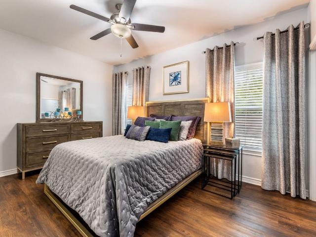 Lakebridge Apartments 2 Bedroom Apartment for Rent at 300 Woerner Rd, Houston, TX 77090