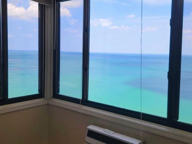 Lakefront _Bedroom Condo next to Loyola University