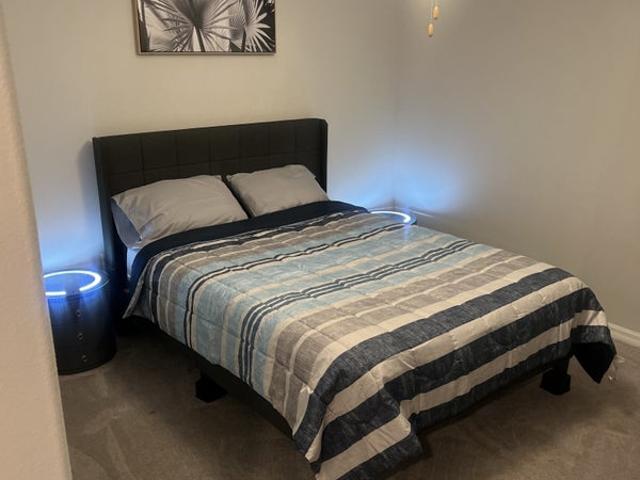 Lakefront House /Room for Rent