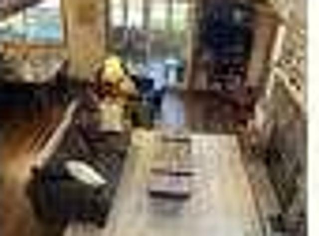Lakefront Long Pond 4 bedrooms 2.5 bathrooms house near Camelback and Kalahari