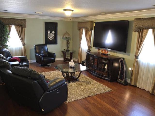 Lakefront Room w/Private Bath/gated