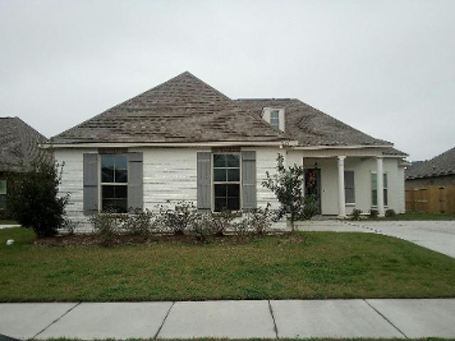 Lakehaven Dr