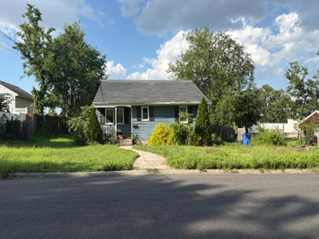 Lakehurst Ave