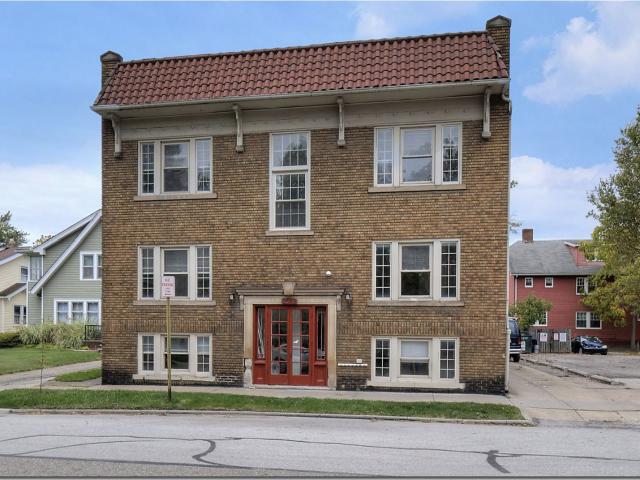 Lakeland Apartments