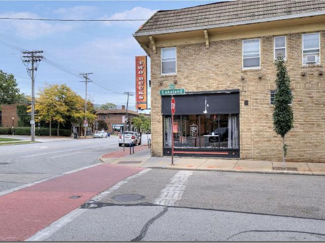 Lakeland Apartments 2 Bedroom Apartment for Rent at 2018 Lakeland Ave, Lakewood, OH 44107 Lakewood