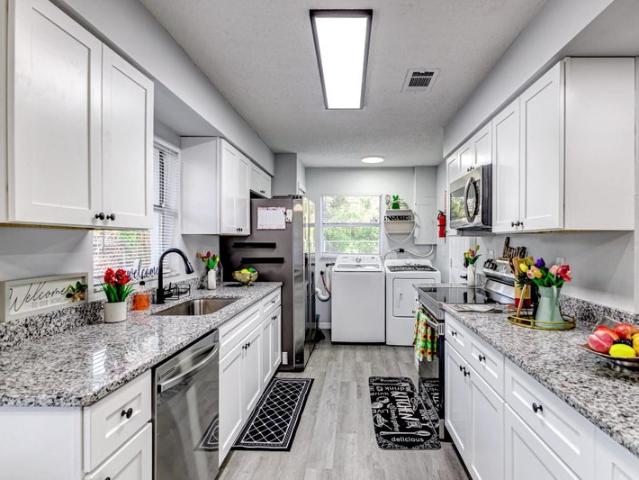 Lakeland House with Dining area. Cozy & newlyrenov
