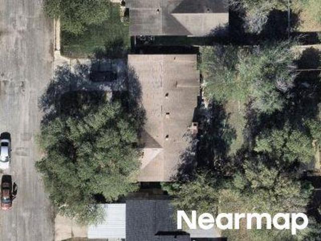 Lakeledge St