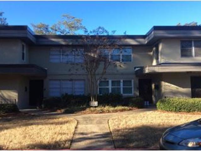 Lakemoore Dr NE Apt B