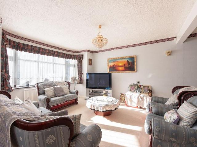 Lakenheath, London 3 bed semi detached house to rent £4,200 pcm £969 pw