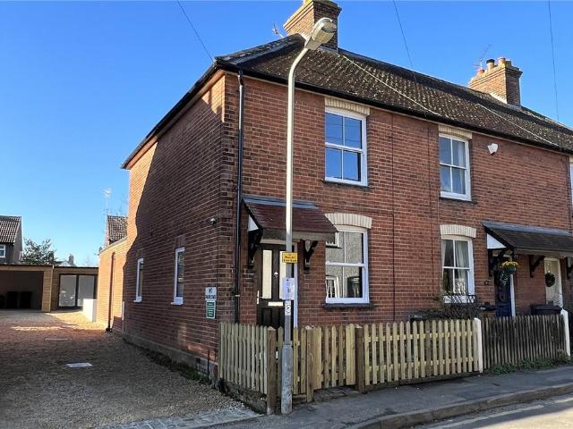 Lakes Lane, Beaconsfield, HP9 2 bed end of terrace house to rent £2,150 pcm £496 pw
