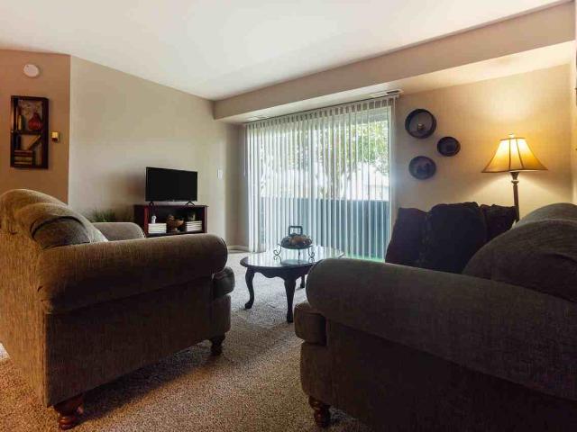 Lakes of Greenbrier 1 Bedroom Apartment for Rent at 1105 Merchants Court, Chesapeake, VA 23320 Greenbrier East