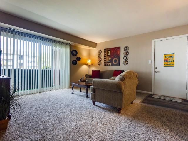 Lakes of Greenbrier 2 Bedroom Apartment for Rent at 1105 Merchants Court, Chesapeake, VA 23320 Greenbrier East