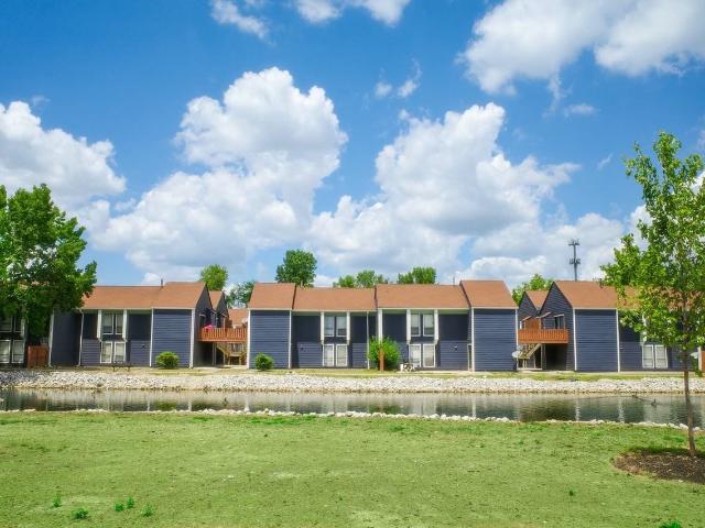 Lakeshore Cove 1 Bedroom Apartment for Rent at 2400 Shore Blvd W, Columbus, OH 43232 Eastland