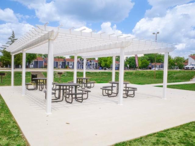 Lakeshore Cove 2 Bedroom Apartment for Rent at 2400 Shore Blvd W, Columbus, OH 43232 Eastland