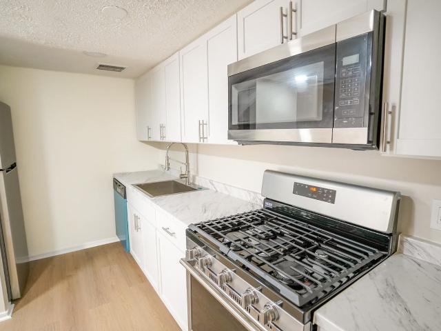 Lakeshore Cove 2 Bedroom Apartment for Rent at 2400 Shore Blvd W, Columbus, OH 43232 Eastland