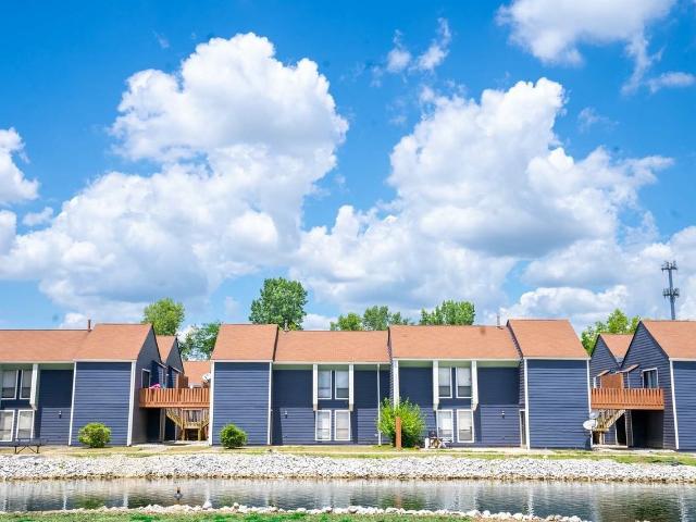 Lakeshore Cove 2 Bedroom Apartment for Rent at 2400 Shore Blvd W, Columbus, OH 43232 Eastland