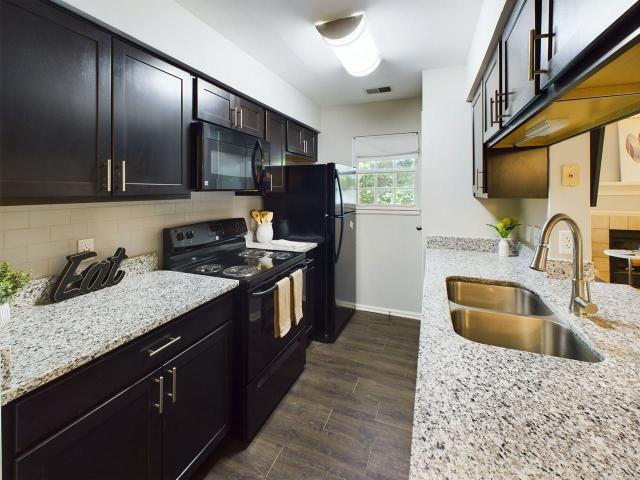 Lakeshore Apartments 1 Bedroom Apartment for Rent at 8210 Lakeshore Trail East Dr, Indianapolis, IN 46250 Castleton